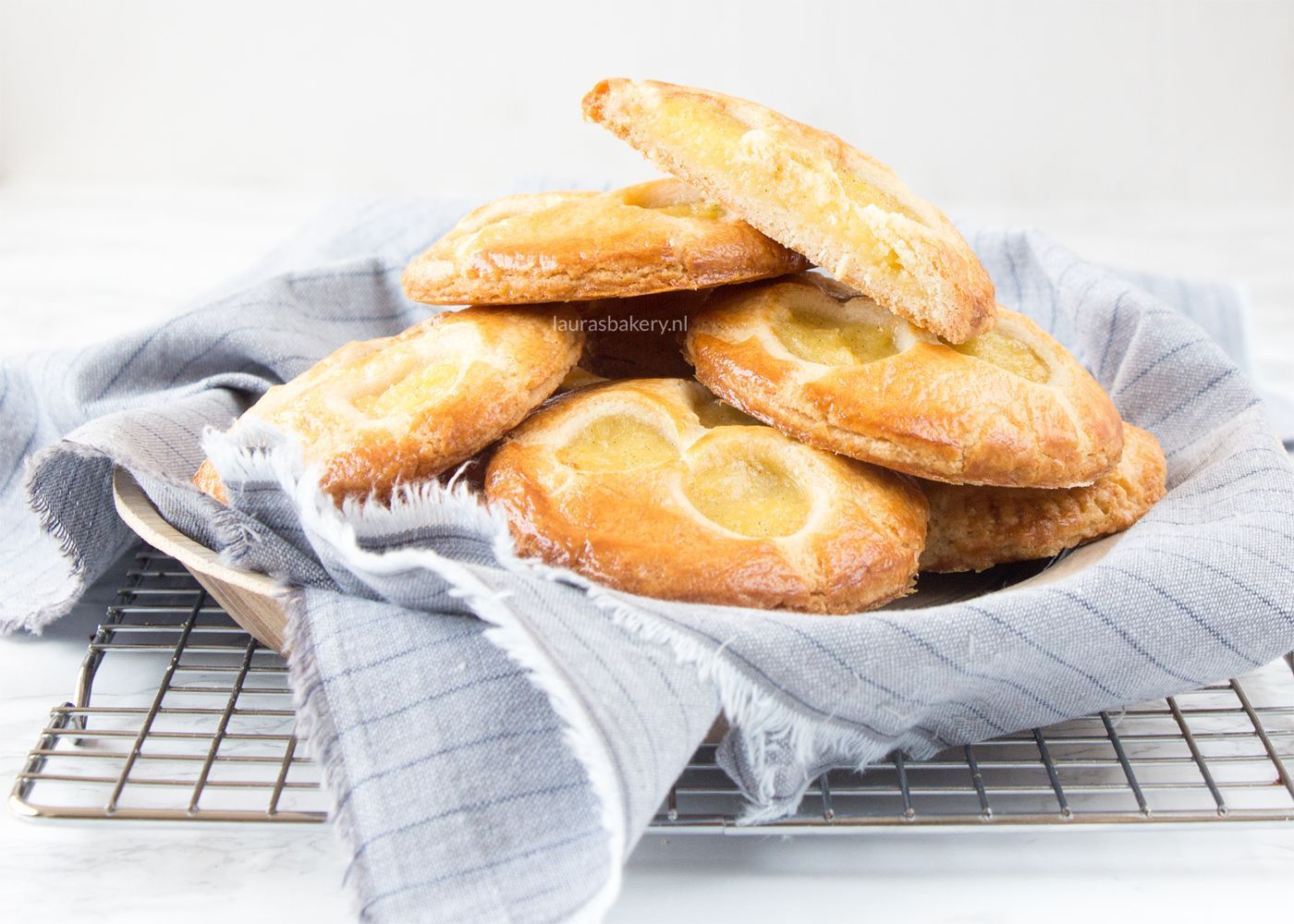 Gevulde appelkoeken - Laura's Bakery
