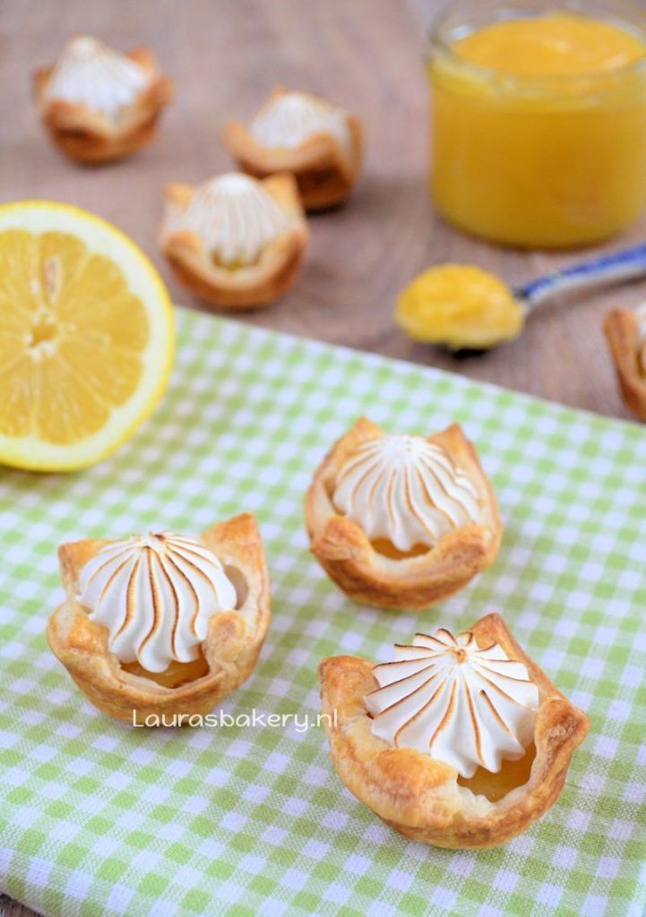 Mini lemon meringue pies - Laura's Bakery