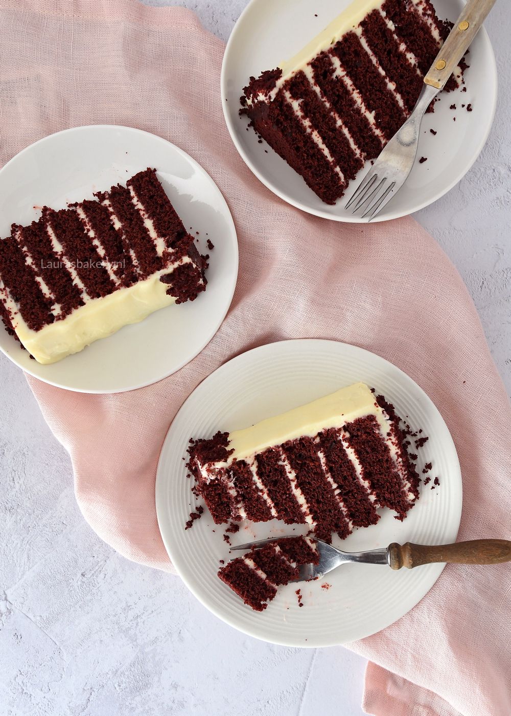 Red velvet taart - Laura's Bakery
