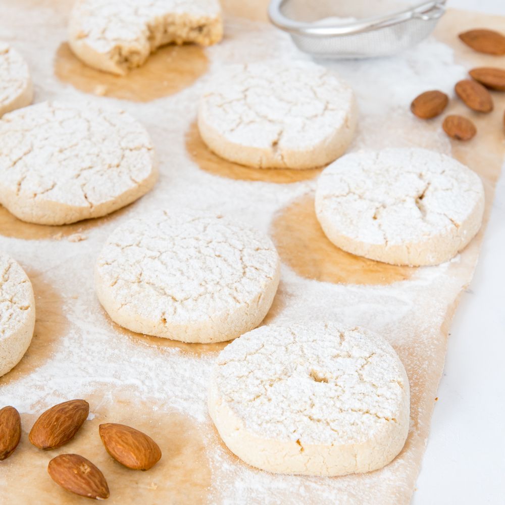 Polvorones - Spaanse amandelkoekjes - Laura's Bakery