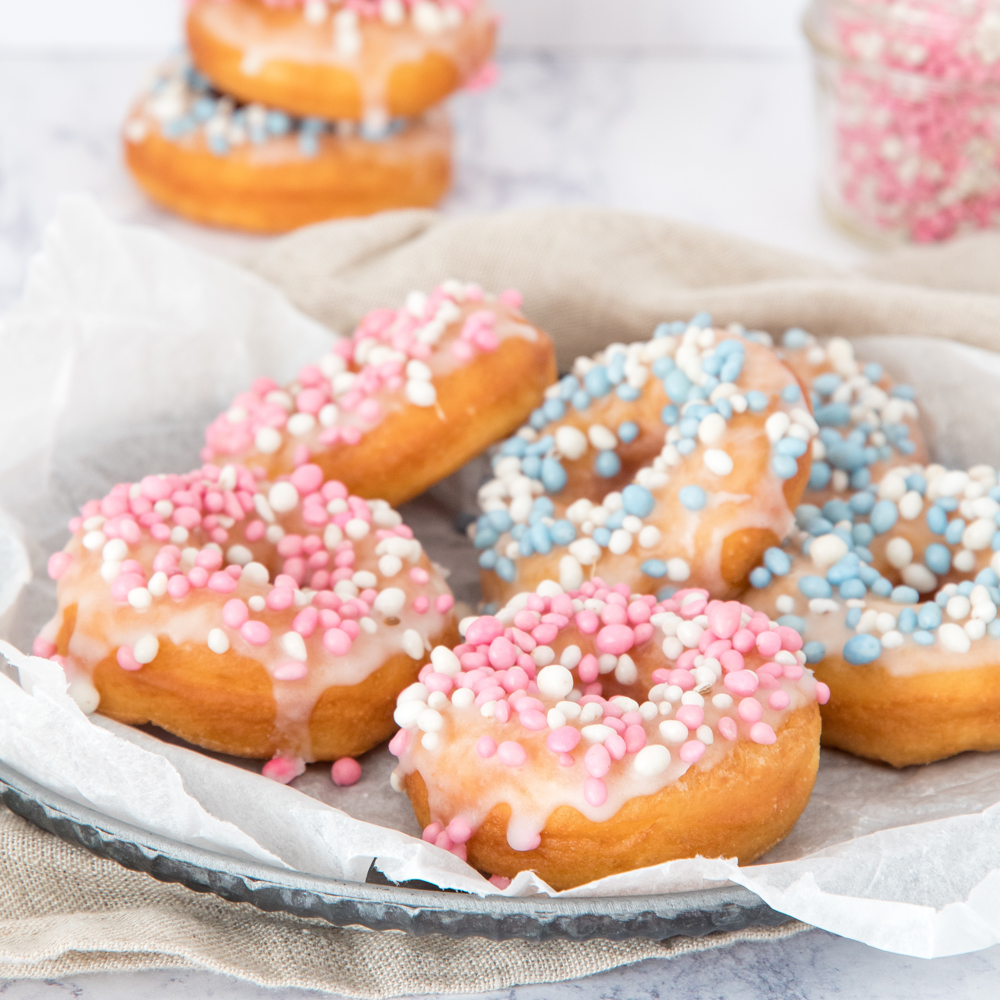 Kleine donuts met muisjes - Laura's Bakery