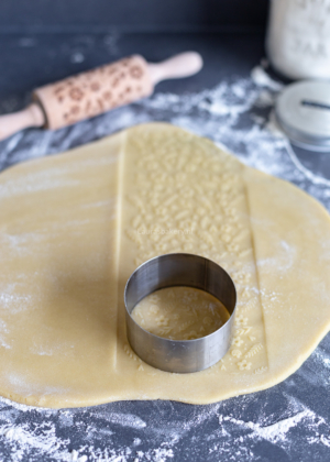 How to: deegroller met reliëf gebruiken - Laura's Bakery